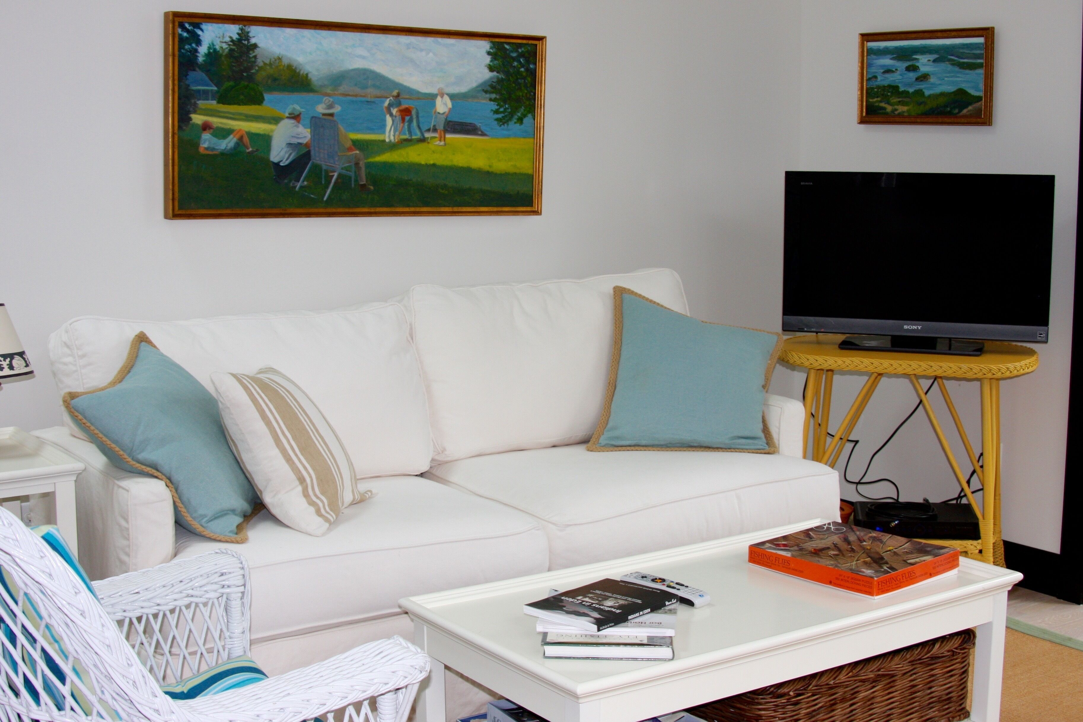 Acadia Long Pond Waterfront 75 Ft To Dock Modern Cottage Sleeps 5 - Maine