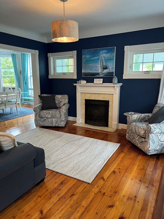 秋と冬の完璧な休暇! 秋の色とワイン、冬のスキーとチューブ - エルク・ラピッズ, MI