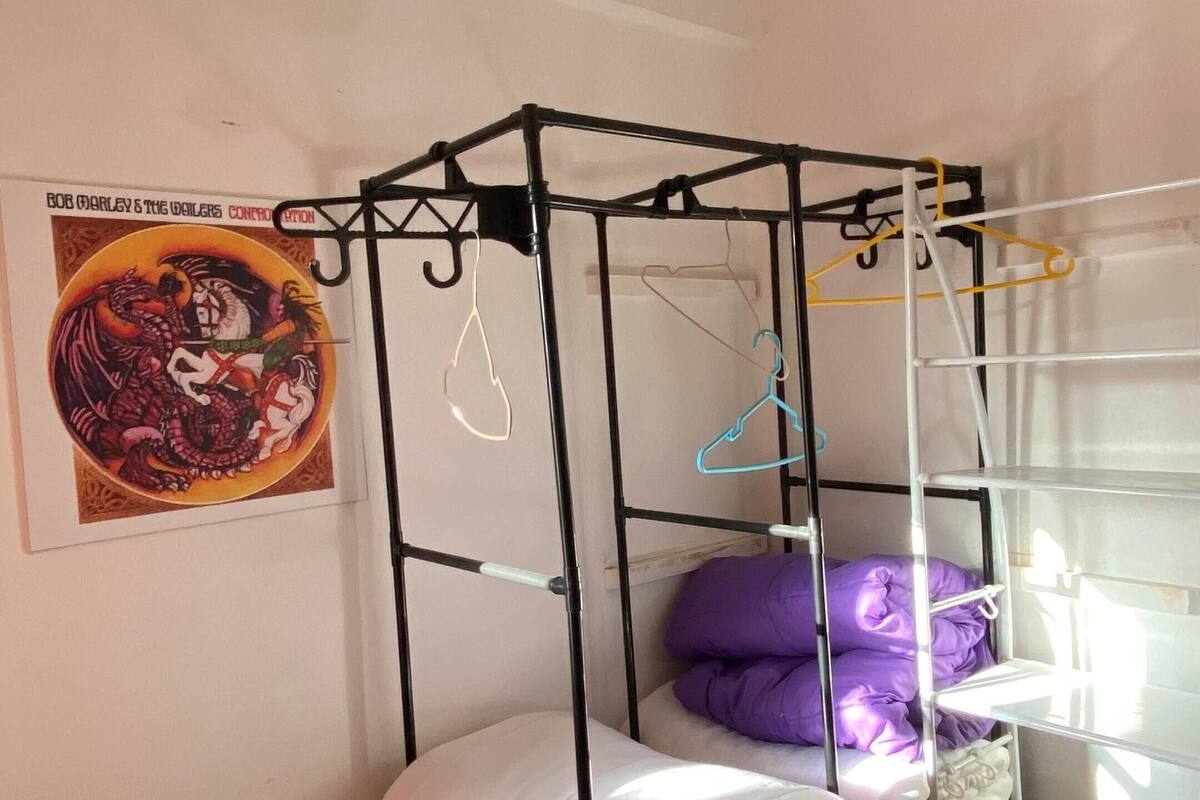 Quarto econômico, várias camas, vista para a cidade, em edifício anexo | 1 quarto, roupas de cama premium, cofres nos quartos