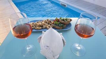 Bar junto à piscina