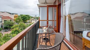 Quarto Familiar, varanda, Vista para a cidade | Terraço/pátio interior