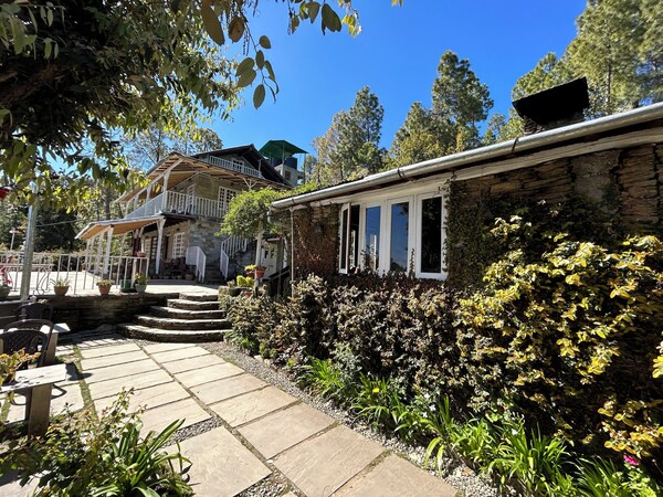 Frozen Woods Resorts - Uttarakhand