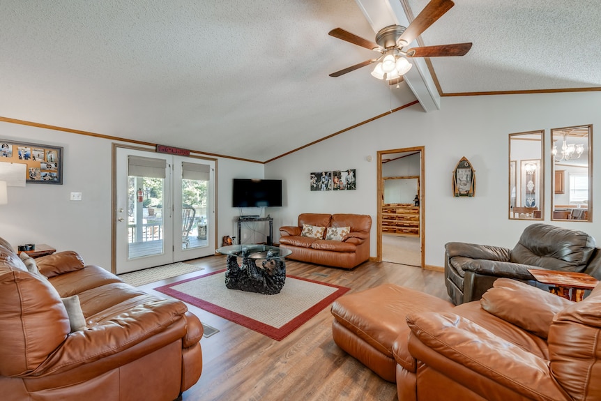 Fisherman's Dream! Directly On The Beautiful Watauga River! Walk In Access! - Wilbur Lake, TN