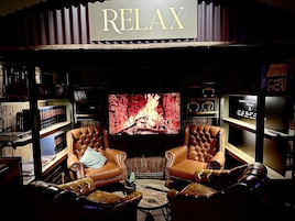 Este bar no lobby do hotel 