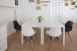 Casa Familiar, 2 quartos, terraço | Refeições no quarto