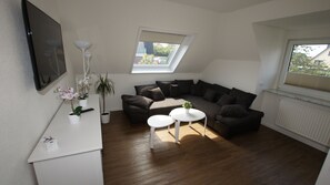 Apartamento Comfort, varanda | Sala | TV de ecrã plano 