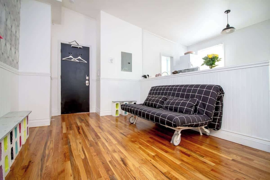 The High Tide #9 One Bedroom Suite With Kitchen - Richmond Hill - Queens NY