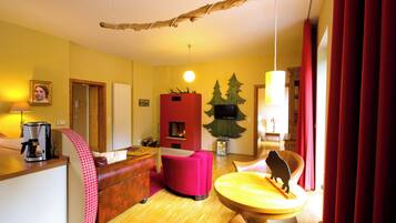 TV de ecrã plano, brinquedos, aparelhagem, impressoras