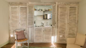 Suite Júnior | Kitchenette privada | Uma cafeteira/bule