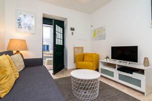 Apartamento, 1 quarto (27) | Sala de estar | TV de tela plana