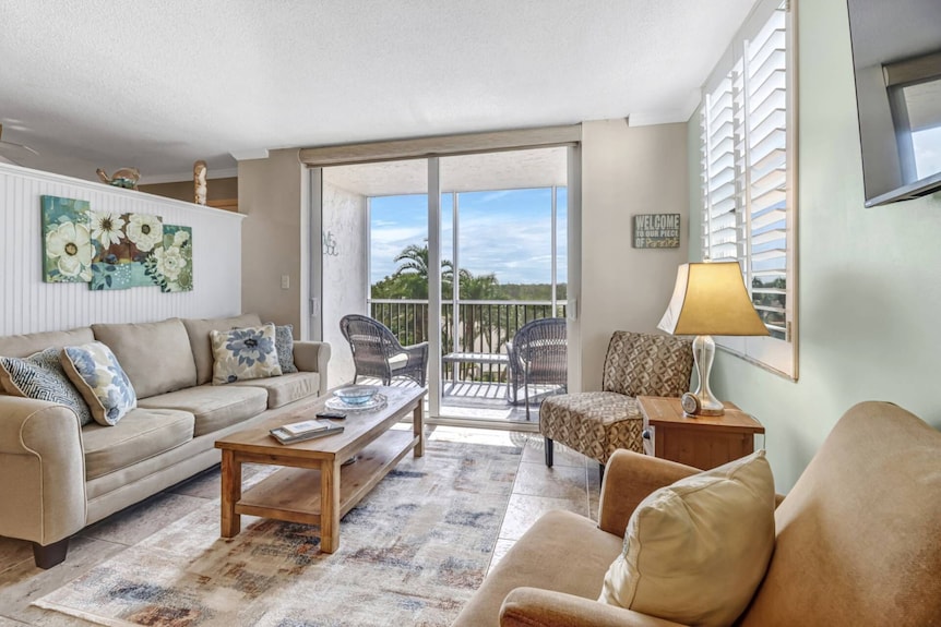 Bonita Beach Condo, Playa Directamente Al Otro Lado De La Calle! Estacionamiento Gratuito, Alquiler De Jetski / Kayak Gratis - Wifi - Bonita Springs, FL