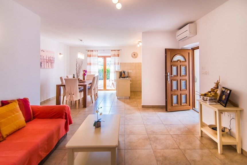 Steinhaus Mate In Der Nähe Von Kringa - Istrien