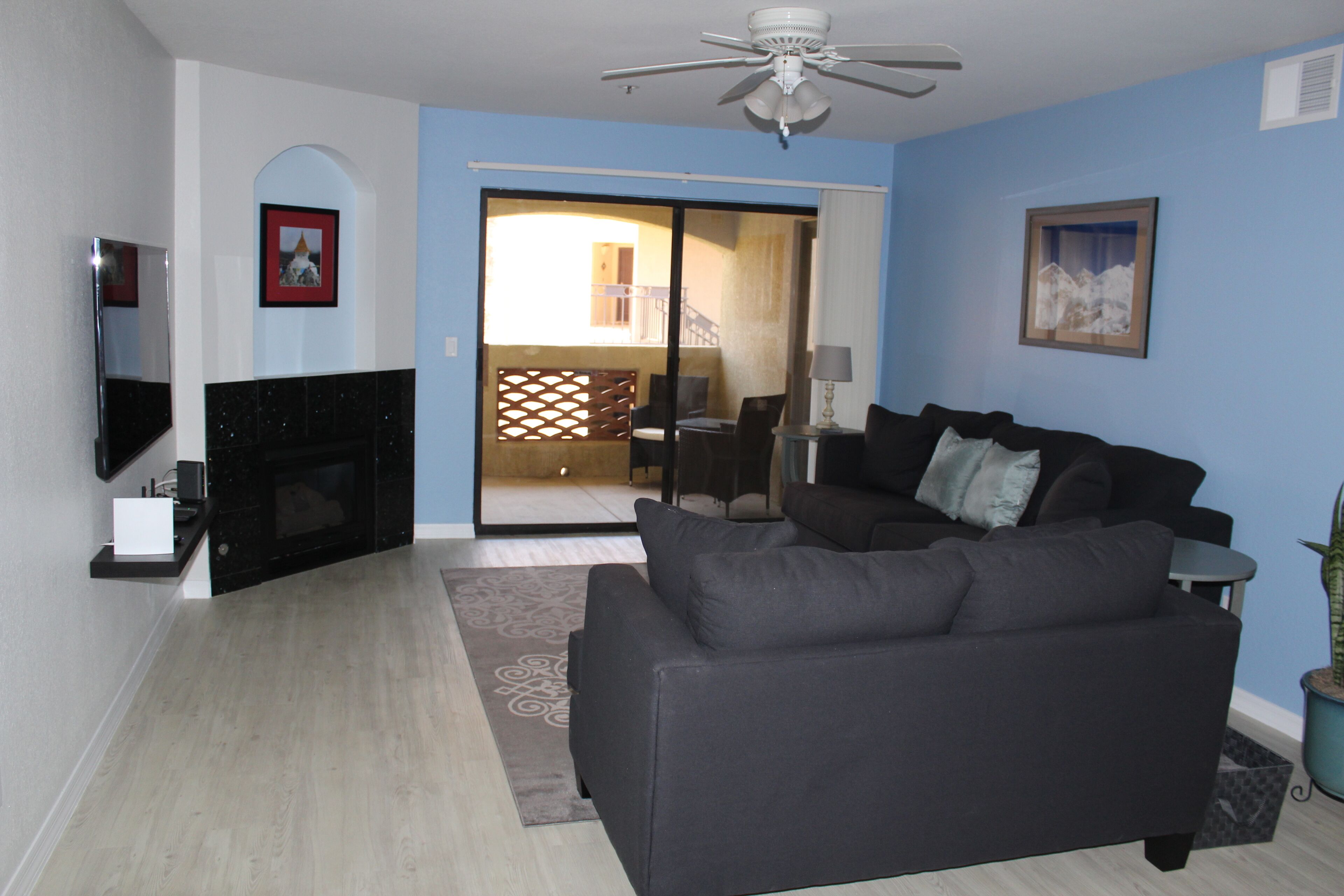 No Better Location!  Be In The Center Of It All - Phoenix-Sky-Harbor Airport (PHX)