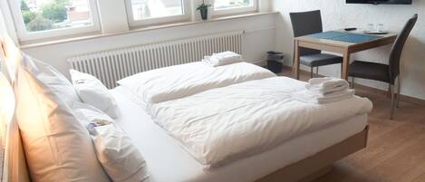 Quarto Duplo | Secretária, quartos insonorizados, ferro/tábua de engomar