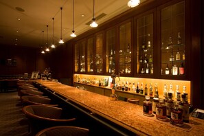 2 bares/lounges 