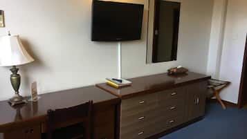 Roupa de alta qualidade, minibar, secretária, quartos insonorizados