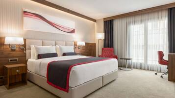 Quarto luxo, 1 cama de casal, para não fumantes, sacada | Vista do quarto