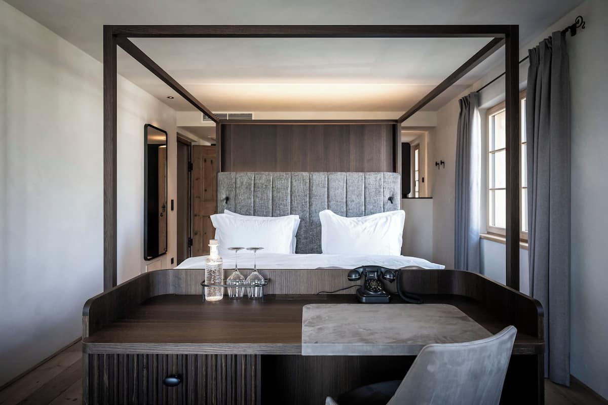 Suíte júnior | 1 quarto, lençóis italianos Frette, roupas de cama premium