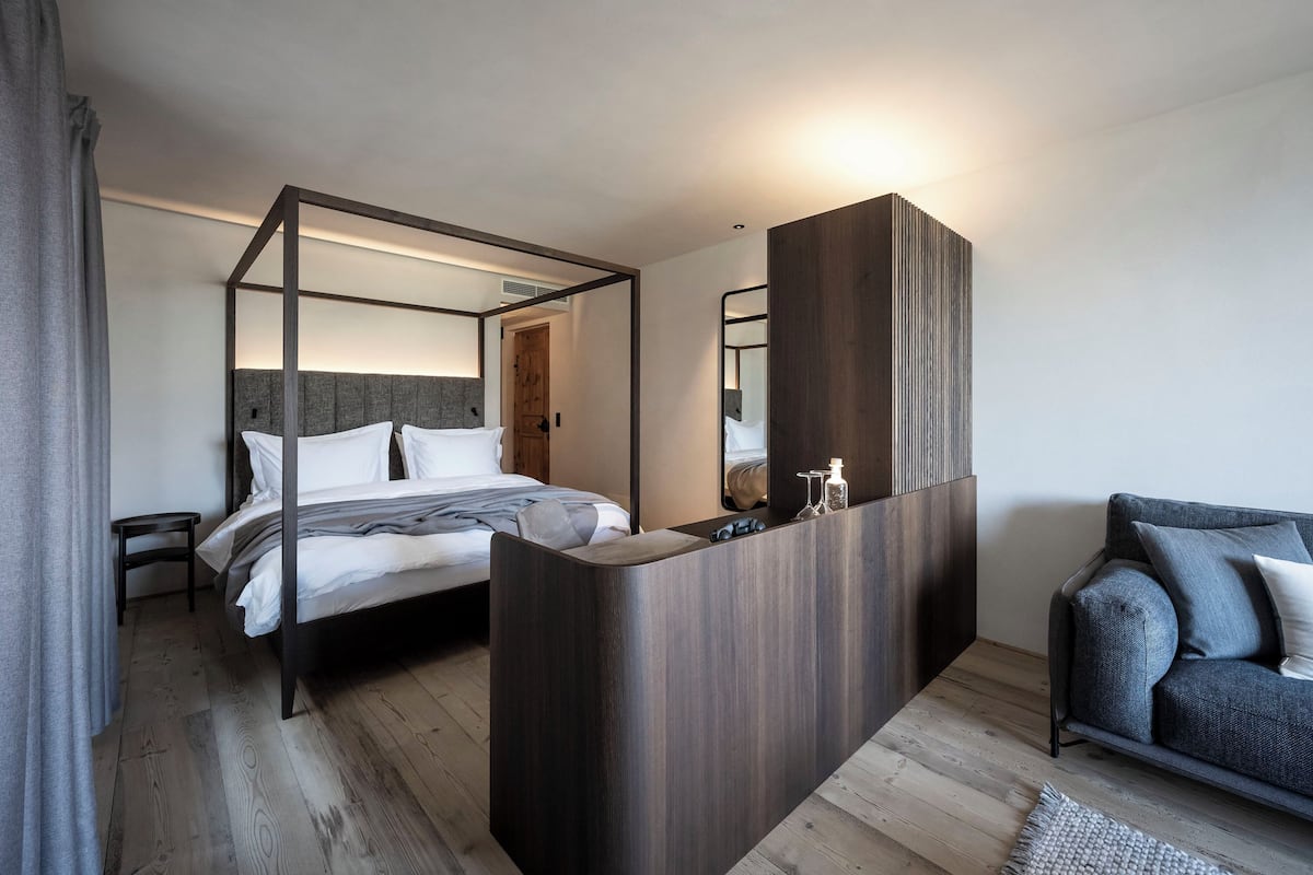 Suíte júnior | 1 quarto, lençóis italianos Frette, roupas de cama premium