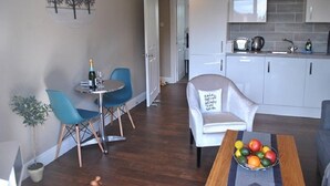 Apartamento, 2 quartos (2) | Refeições no quarto