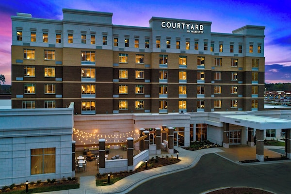 Courtyard By Marriott Raleigh Cary/parkside Town Commons - Cary, NC