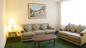 Suite Executiva, 1 cama de casal | Sala | TV de ecrã plano
