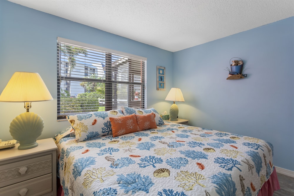 Gulf Winds 1900 2br 1ba - St. Pete Beach, FL