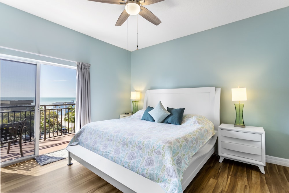 Madeira Bay Resort 506 Gulf View W/beach Access - 트래저 아일랜드