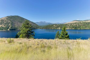 Conconully Cabin on 42 Private Acres Near Hiking! - Conconully | Vrbo