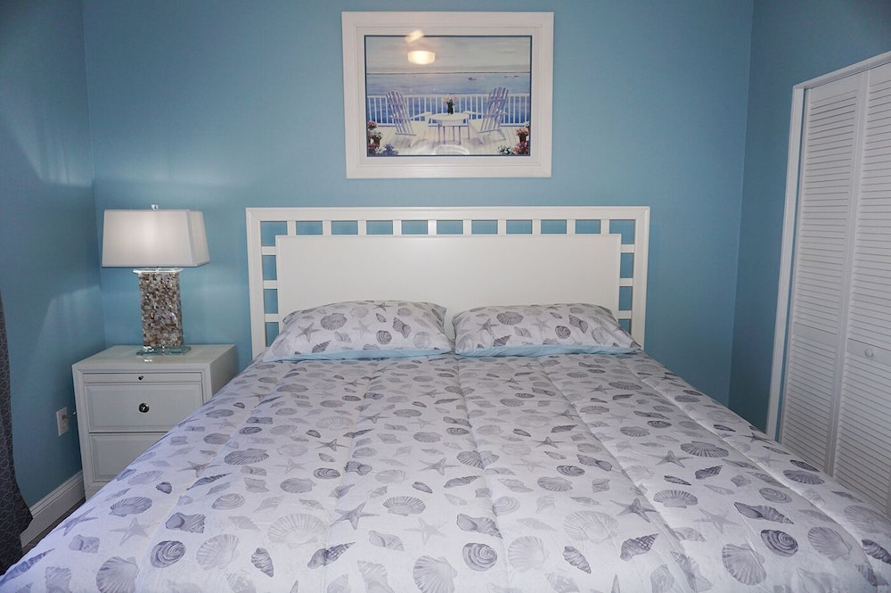 Madeira Bay Resort 501 Gulf View W/beach Access - Treasure Island, FL