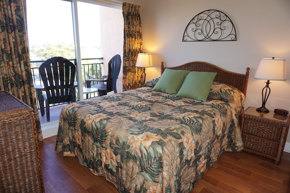 Madeira Bay Resort 408 Marina View W/beach Access - Treasure Island, FL
