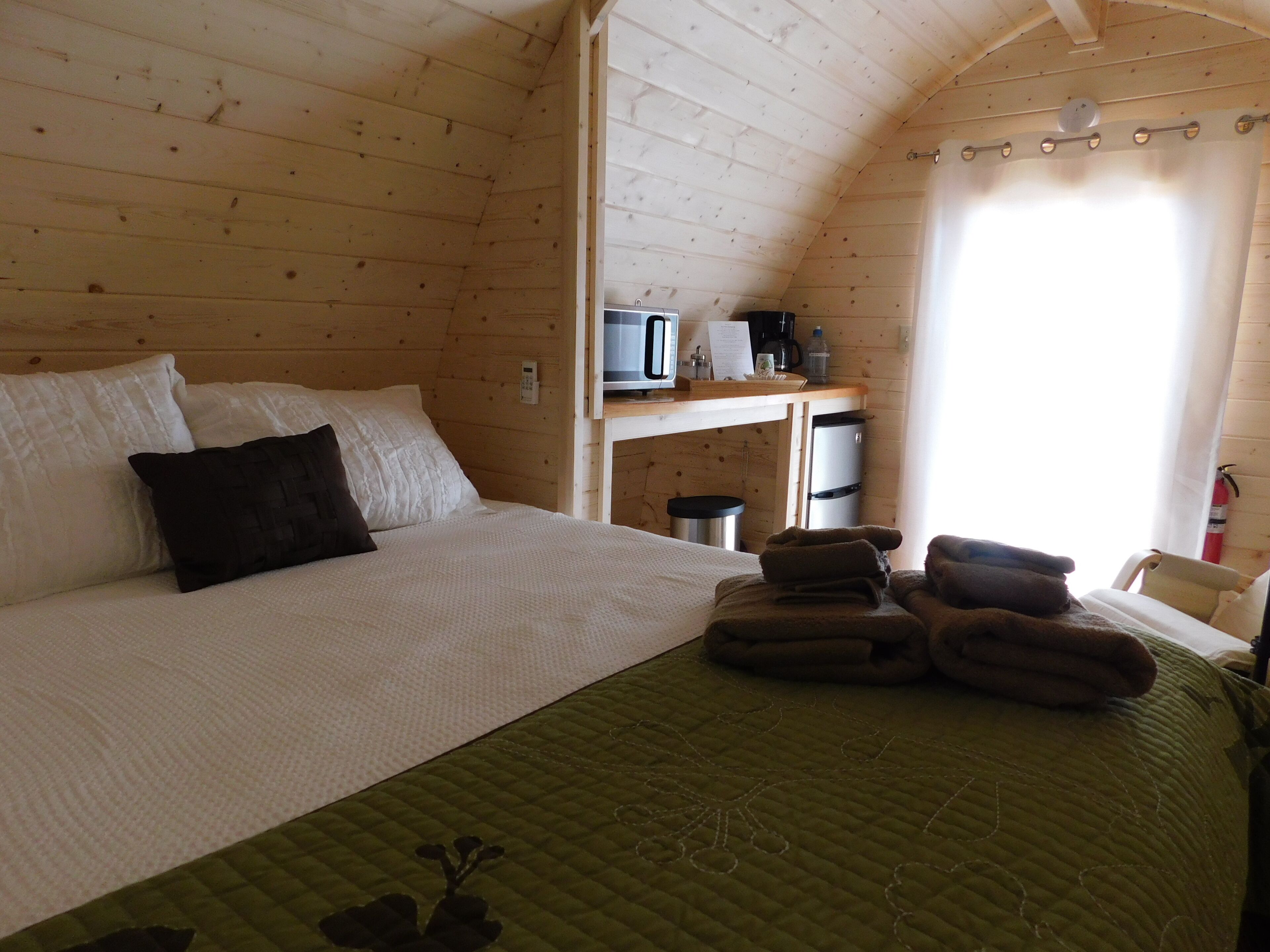 Iris Hill Glamping -"Ted" Pod - 5th Night Free - Eureka Springs, AR