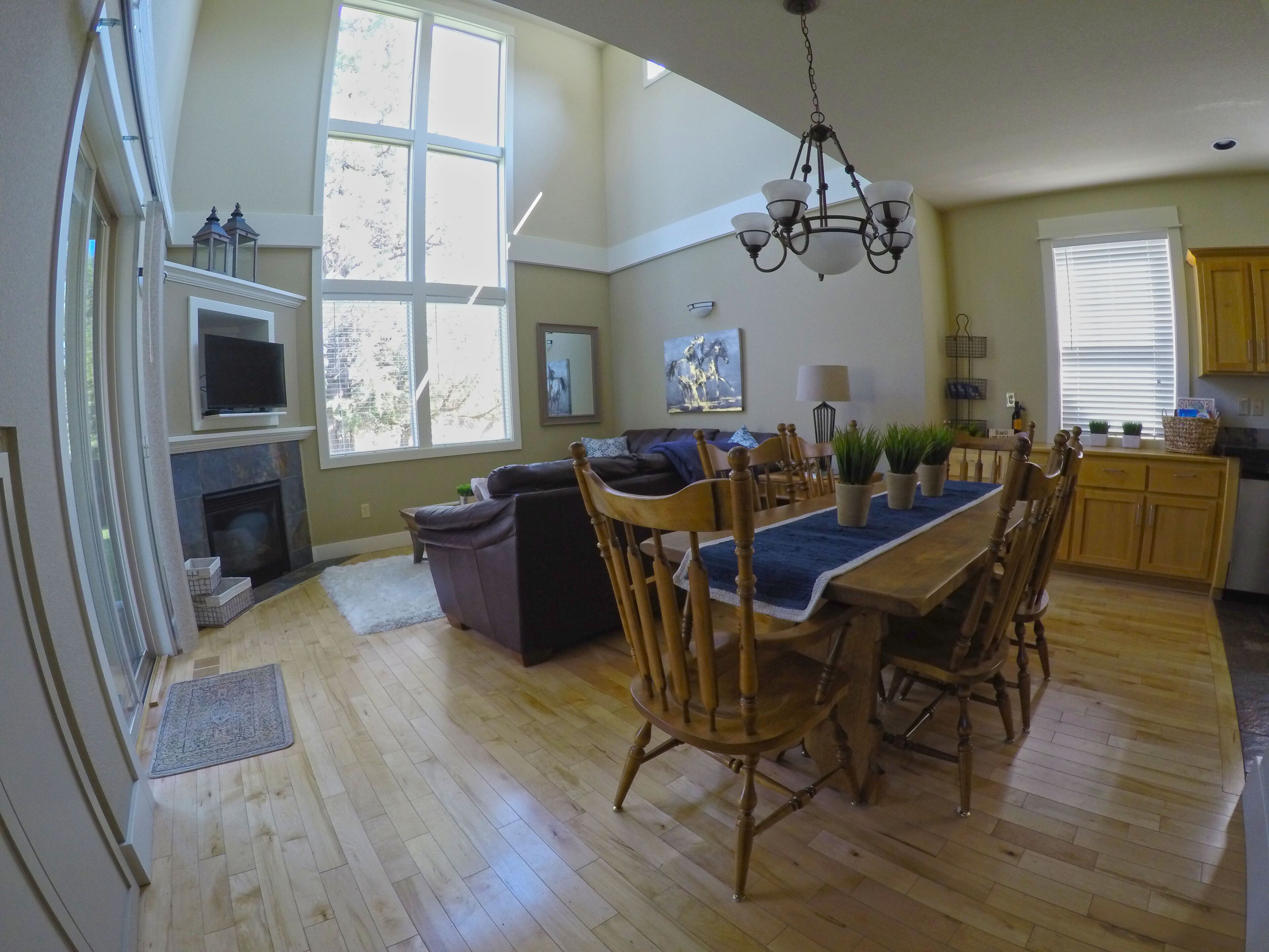 Desert Sky, Eagle Crest Home. Golf On Site, Close To Pool - Eagle Crest, OR