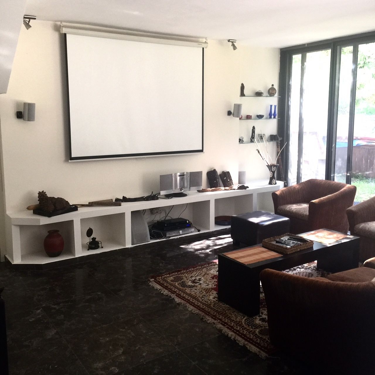 Villa Deluxe, várias camas, não fumadores | Sala de estar | TV de ecrã plano, lareira 