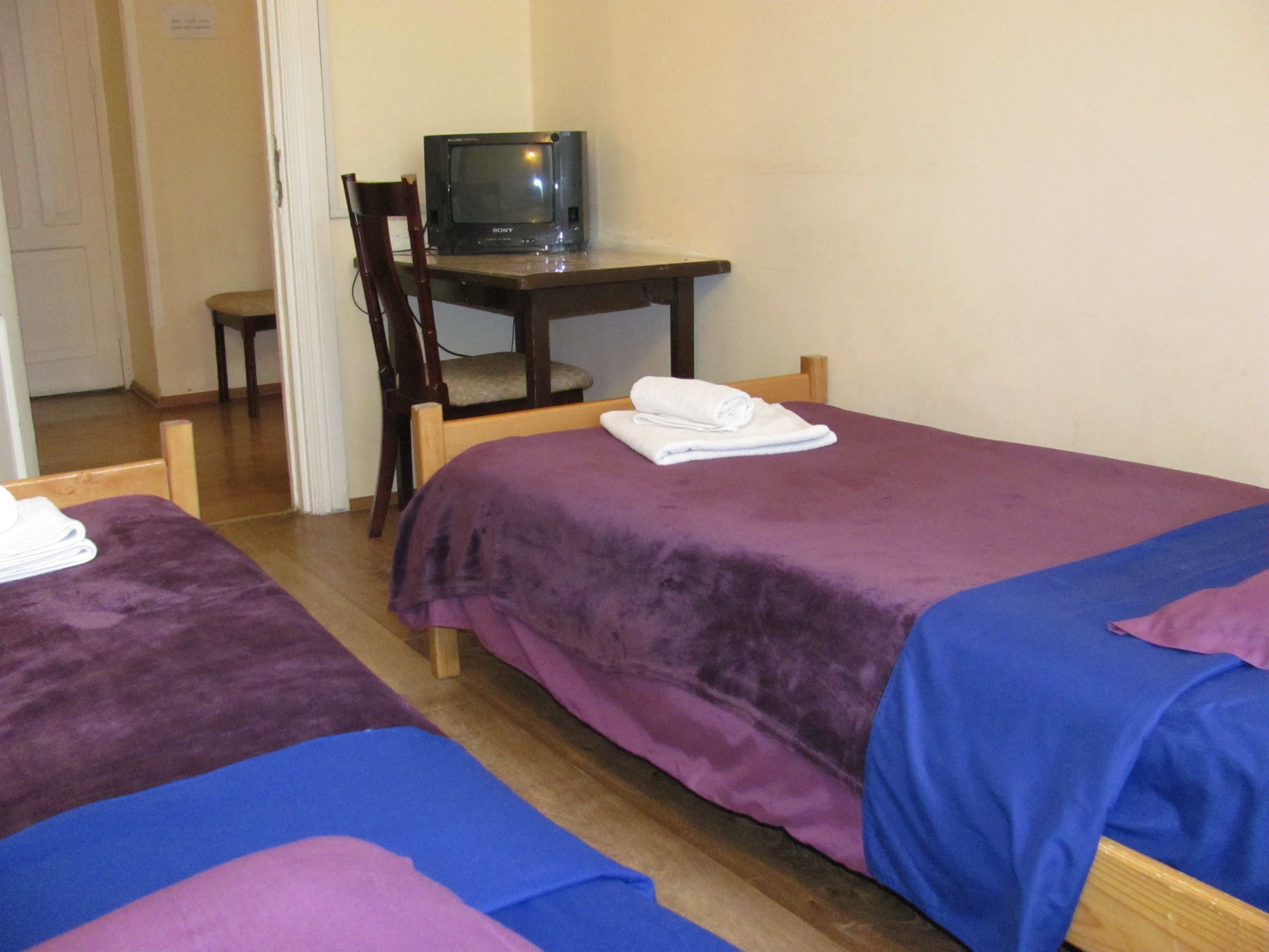 Quarto duplo básico, banheiro compartilhado | Roupas de cama de algodão egípcio, roupas de cama premium