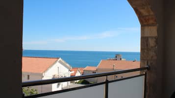 Apartamento, 1 quarto, varanda coberta, vista para o mar | Vista da sacada