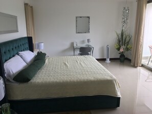 Casa Familiar, várias camas, não fumadores | 4 quartos, cortinas/cortinados opacos, ferro/tábua de engomar 