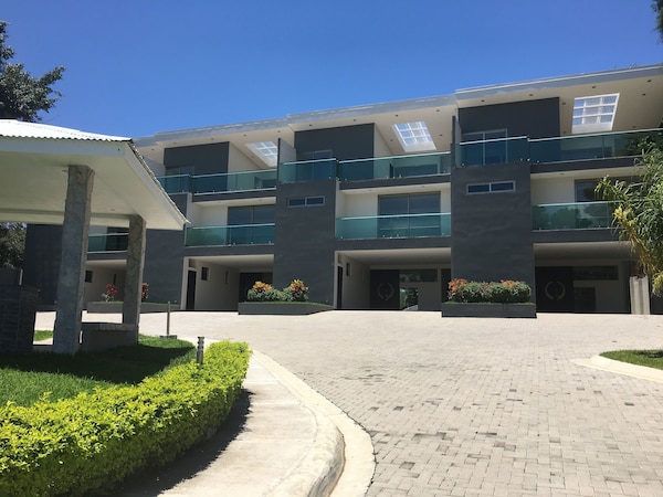 Las Yagrumas Condo Escazu - San José