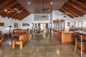 Villa de Luxo, 4 quartos, vista para o oceano, em frente ao mar | Receção