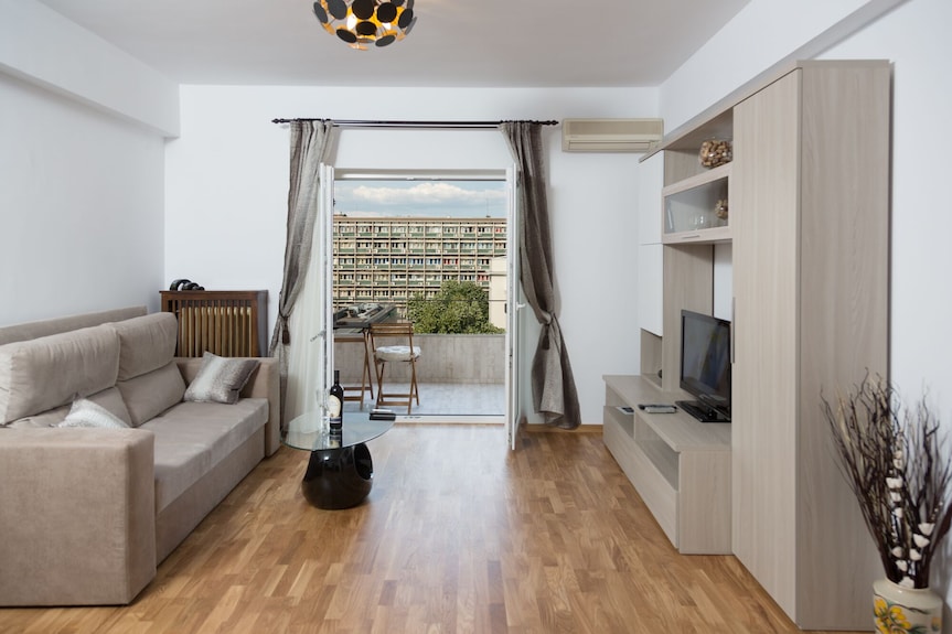 Piso De Lujo Central Con Terraza, Ntflix Y Hbo Go Gratis, Internet A 500 Mbps - Bucharest