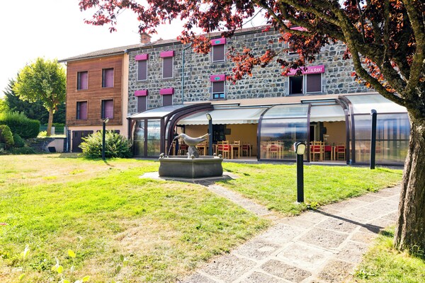Hôtel Les Hirondelles - Orcines