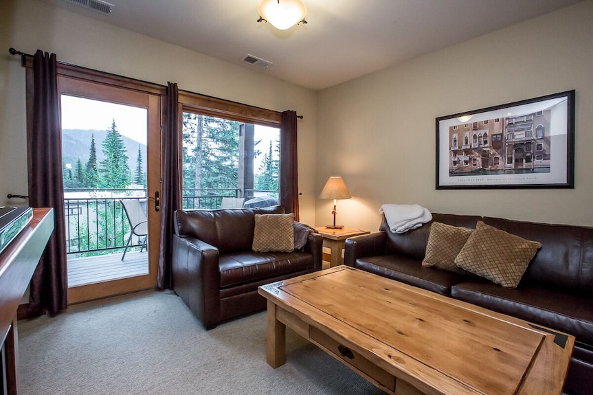 Meticulous Condo With Great Access To The Ski Slopes And Summer Hiking Trails! - Montana