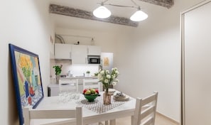 Apartamento Comfort | Sala de estar | TV de ecrã plano 