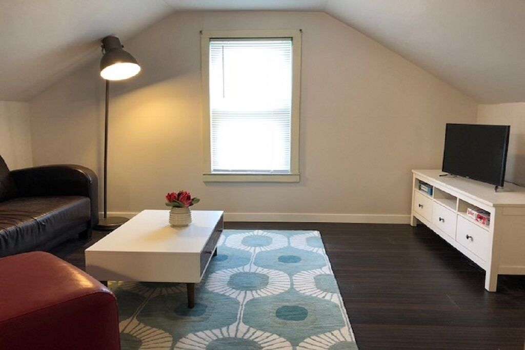 Walking Distance To Downtown Elk Rapids, Elk Lake And Dining - Elk Rapids, MI