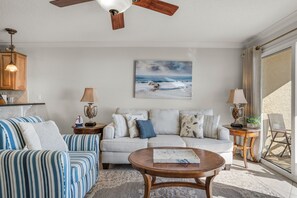 BeachFront, Bch Svc, pool, wifi, Kitchen, grill - Destin | Vrbo