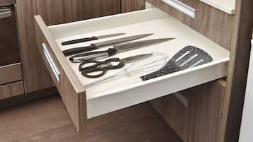 Apartamento, 3 quartos, para não fumantes | Cozinha privada | Geladeira grande, micro-ondas, fogão, cooktop