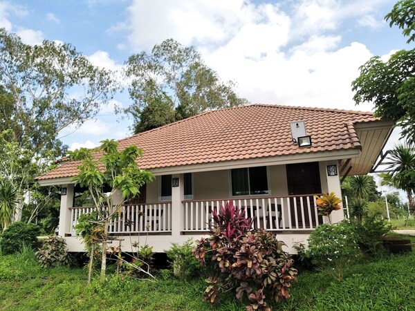 Pirom Lake And Resort - Si Maha Phot