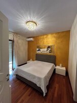 Quarto casal, banheiro privativo (External) | Wi-Fi de cortesia, roupa de cama