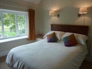 Quartos insonorizados, ferro/tábua de engomar, Wi-fi grátis 