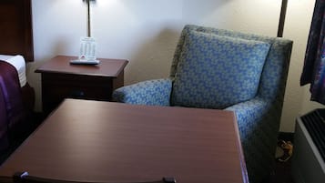 Quarto Standard, 1 cama king-size, não fumadores | Secretária, cortinas/cortinados opacos, quartos insonorizados